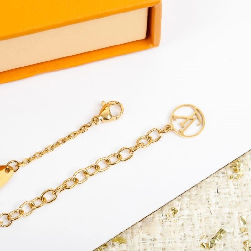 Official Louis Vuitton Necklaces