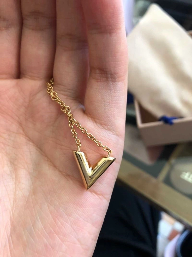 High accuracy Louis Vuitton Necklaces