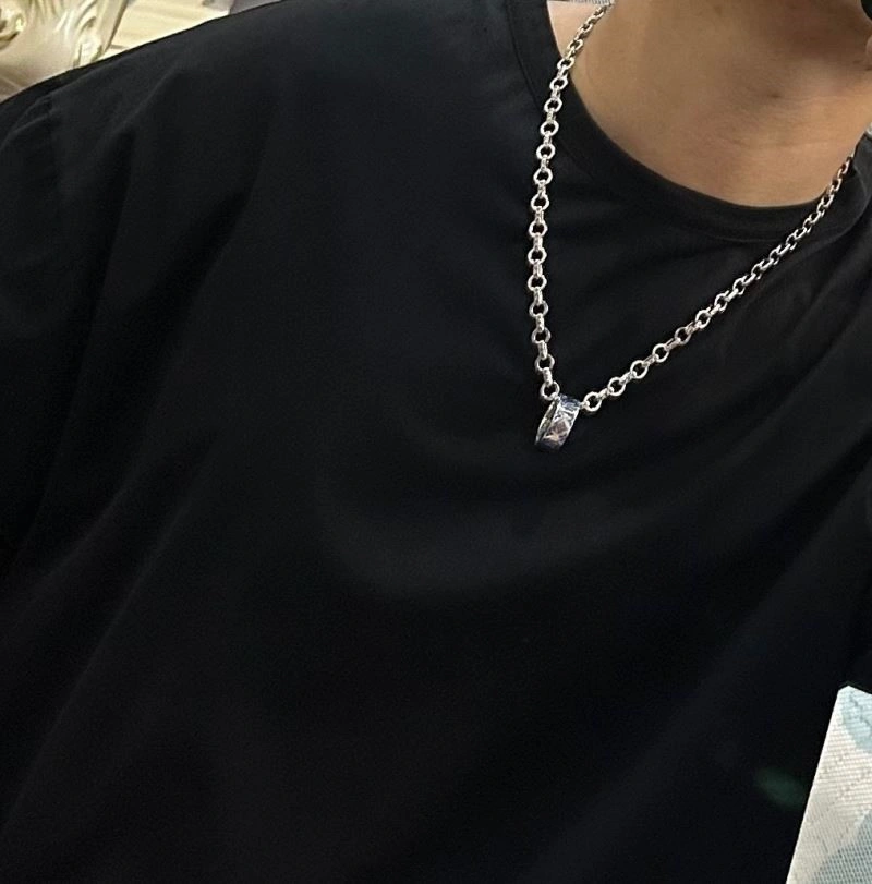 High fidelity Louis Vuitton Necklaces