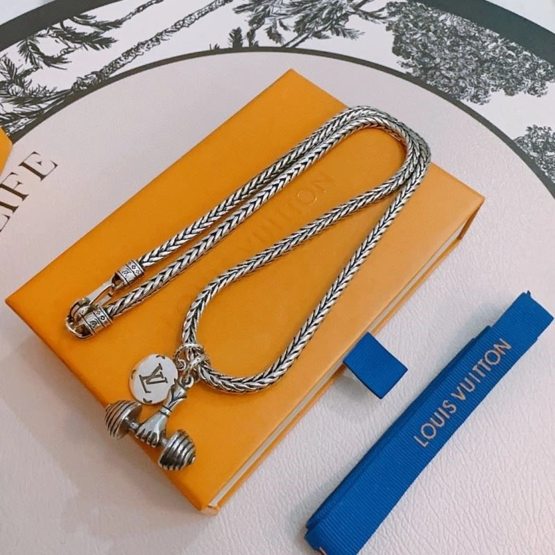 Top mirror Louis Vuitton Necklaces