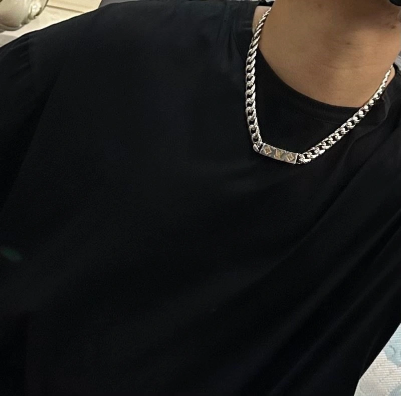 Exact replica Louis Vuitton Necklaces