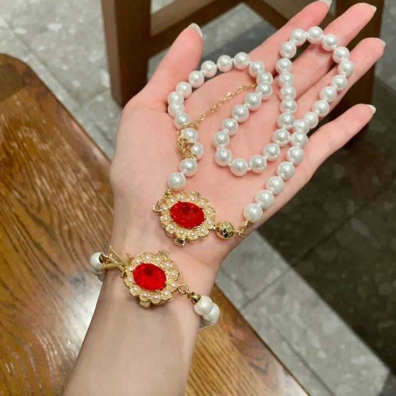Genuine Louis Vuitton Necklaces