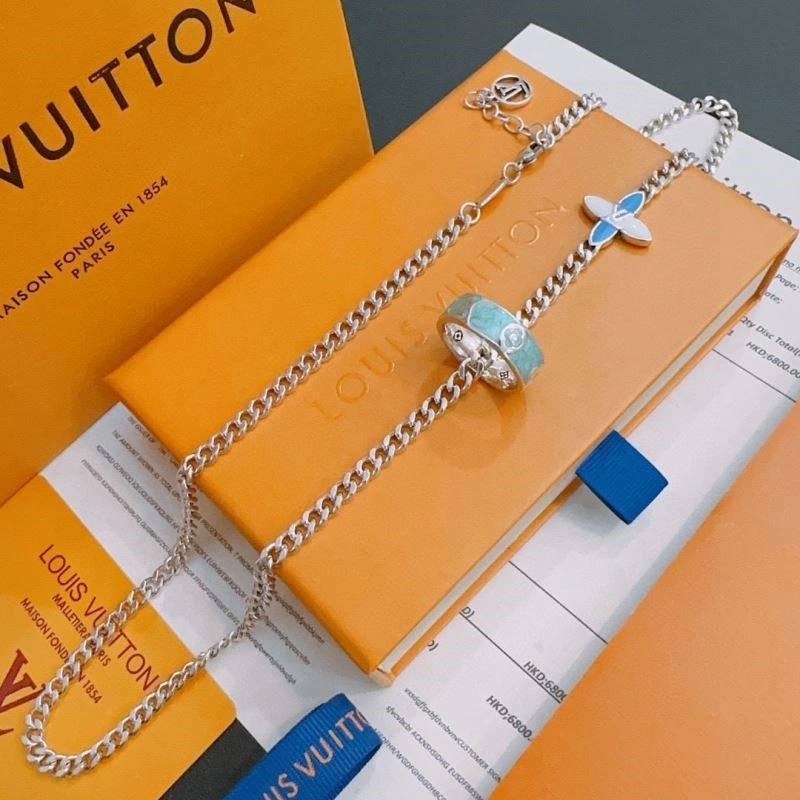 High fidelity Louis Vuitton Necklaces