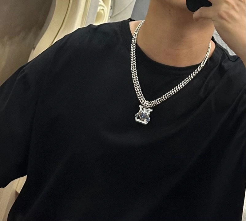 Inexpensive Louis Vuitton Necklaces