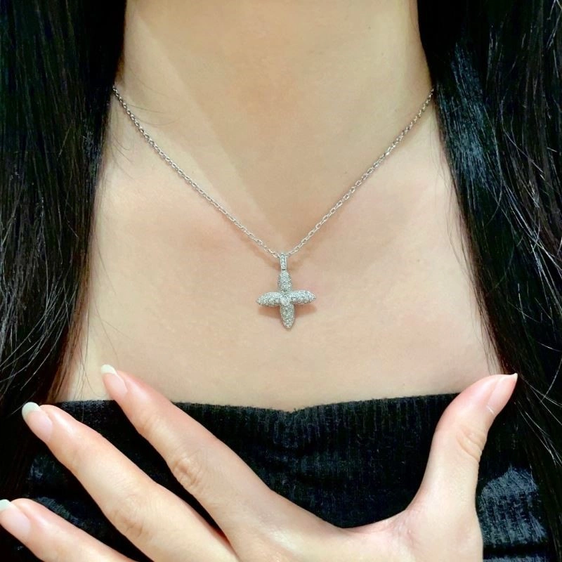 Official Louis Vuitton Necklaces