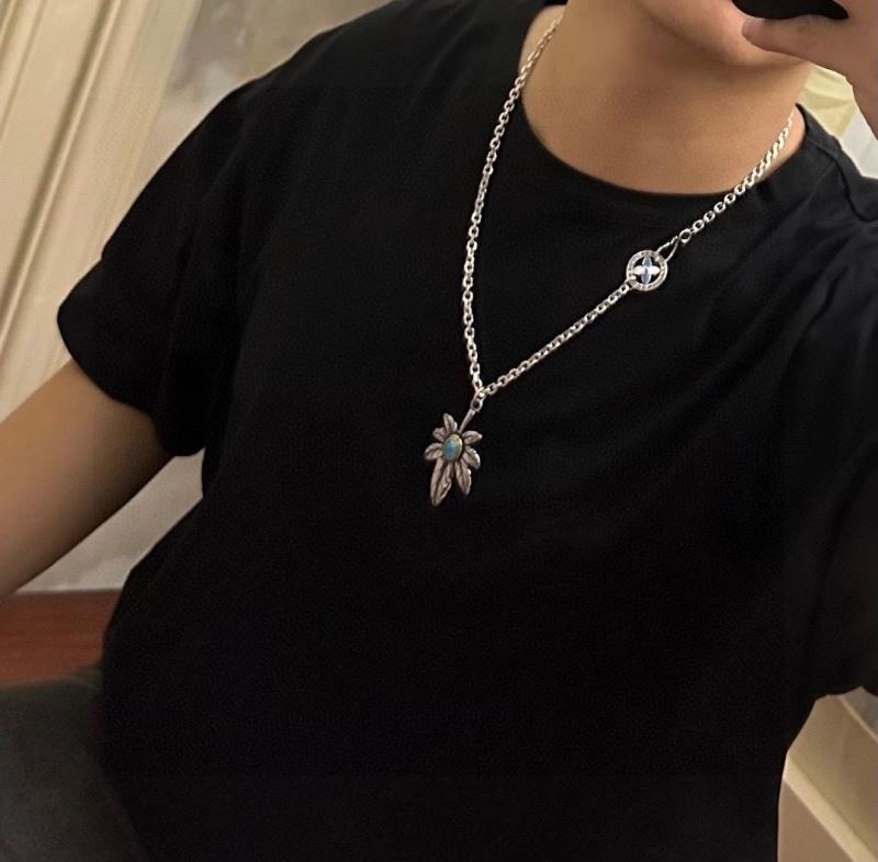 Value-priced Louis Vuitton Necklaces