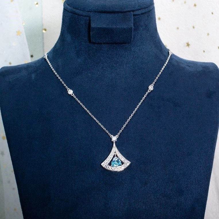 Perfect replica Louis Vuitton Necklaces