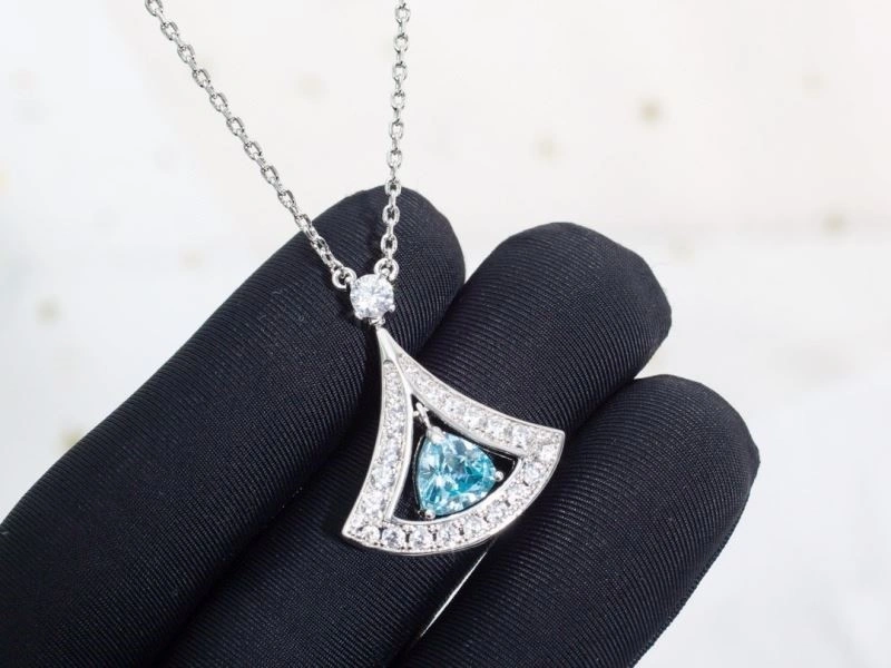 Perfect replica Louis Vuitton Necklaces