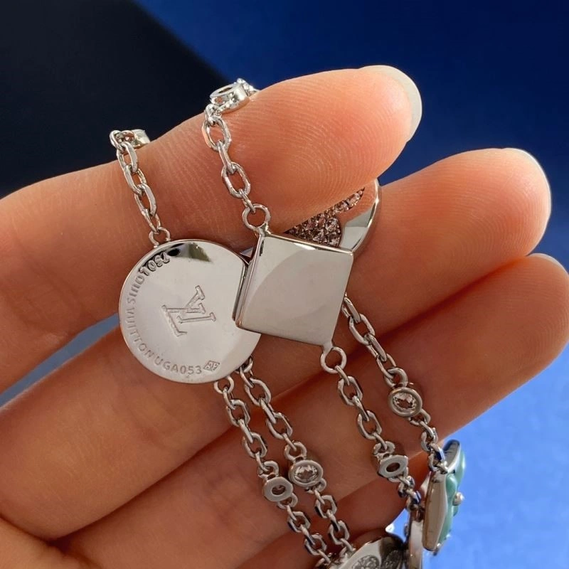 Low-cost Louis Vuitton Necklaces