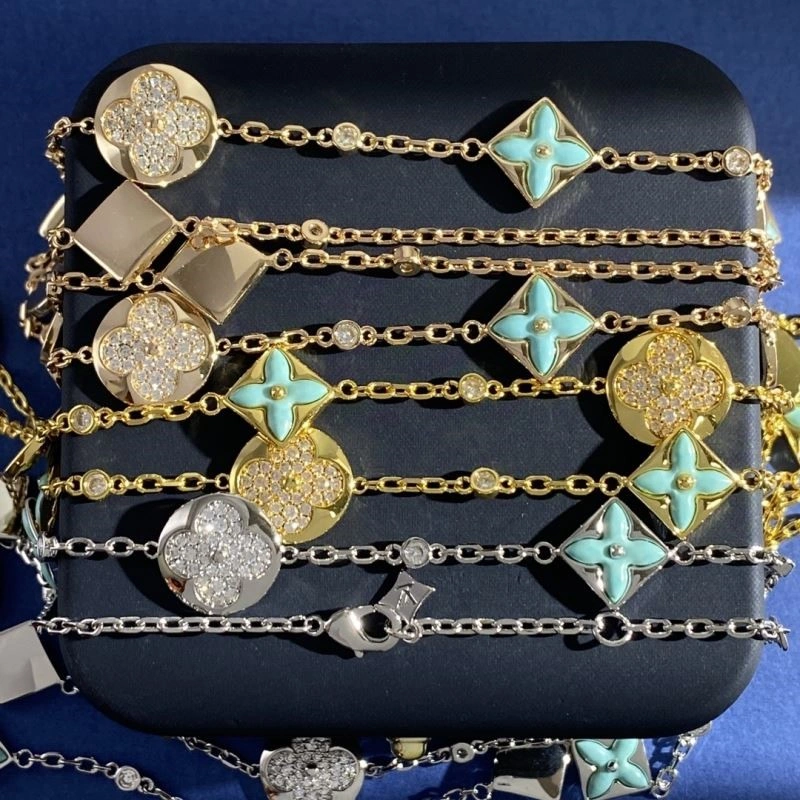 Low-cost Louis Vuitton Necklaces