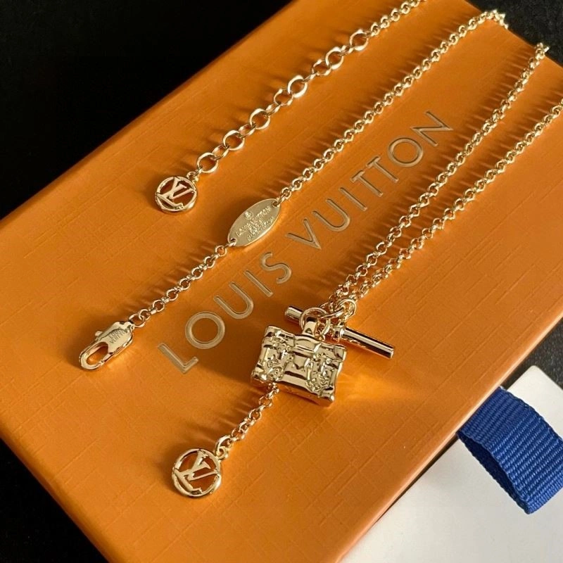 Mirror quality Louis Vuitton Necklaces
