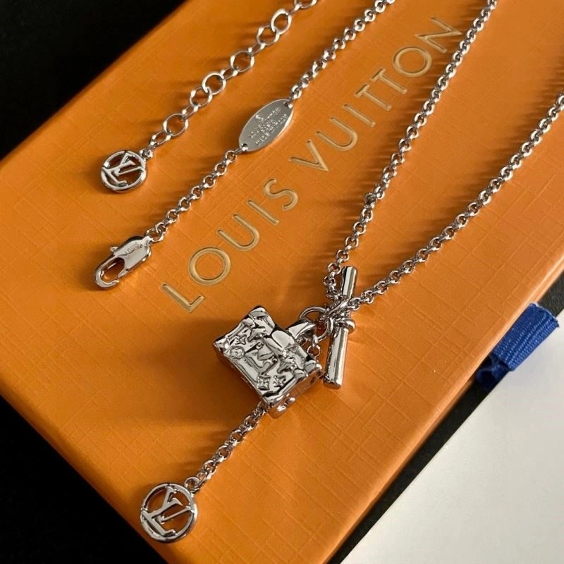 Discounted Louis Vuitton Necklaces