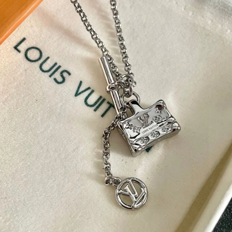 Discounted Louis Vuitton Necklaces