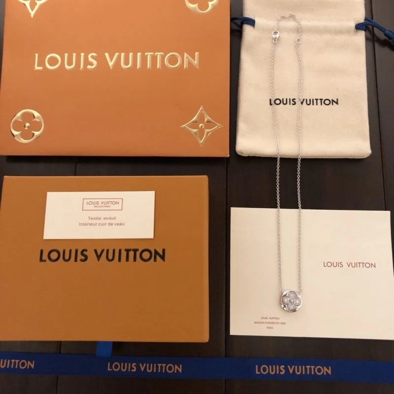 Official Louis Vuitton Necklaces