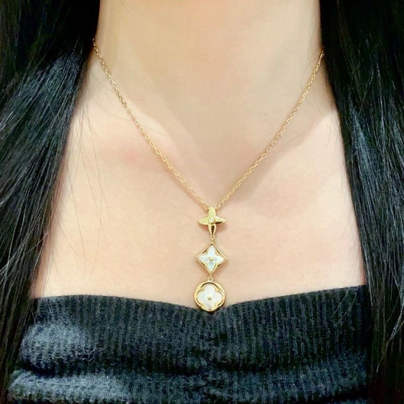 Inexpensive Louis Vuitton Necklaces