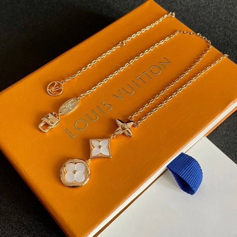 Inexpensive Louis Vuitton Necklaces
