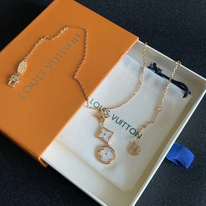 Inexpensive Louis Vuitton Necklaces