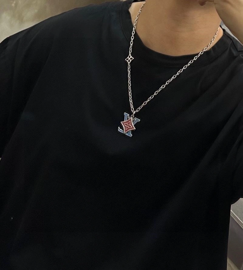 High accuracy Louis Vuitton Necklaces