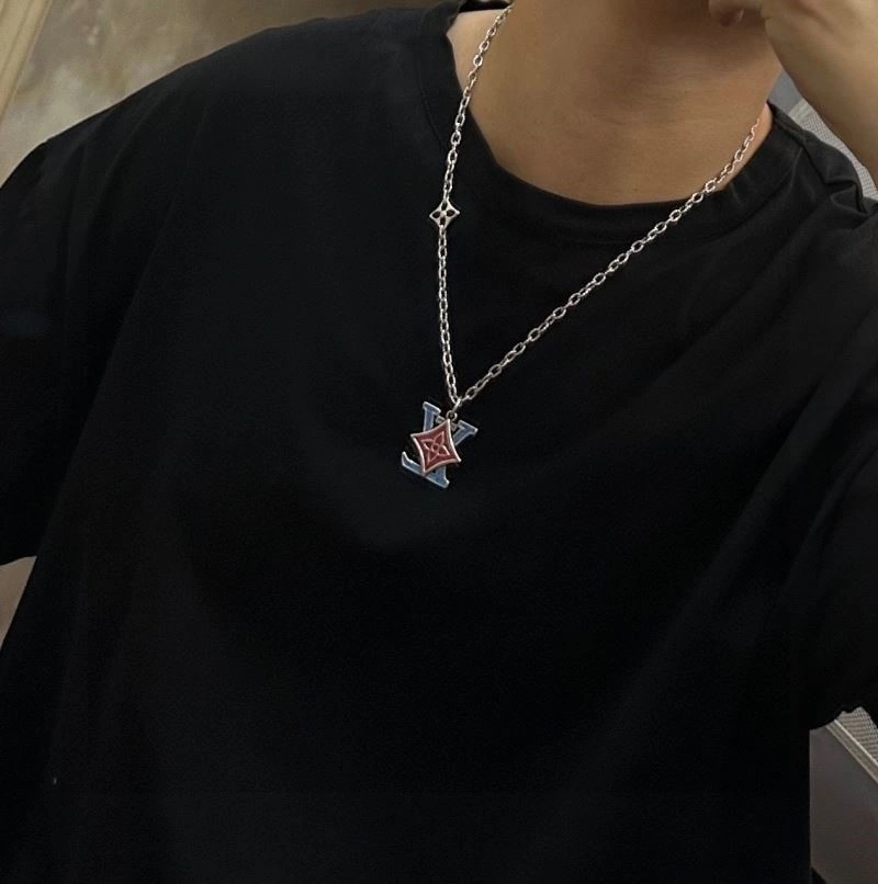 High accuracy Louis Vuitton Necklaces