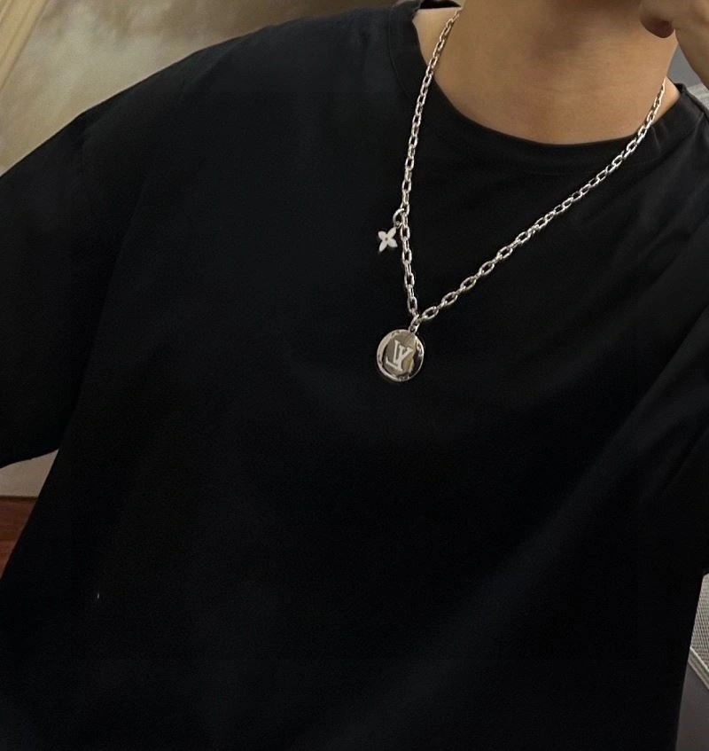 Inexpensive Louis Vuitton Necklaces