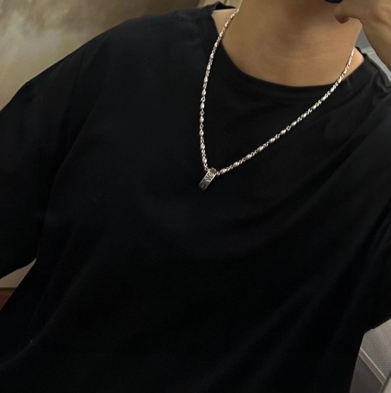 Perfect replica Louis Vuitton Necklaces