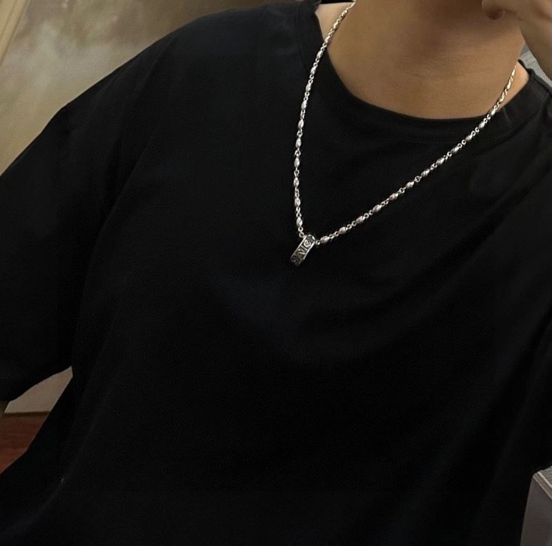 Perfect replica Louis Vuitton Necklaces