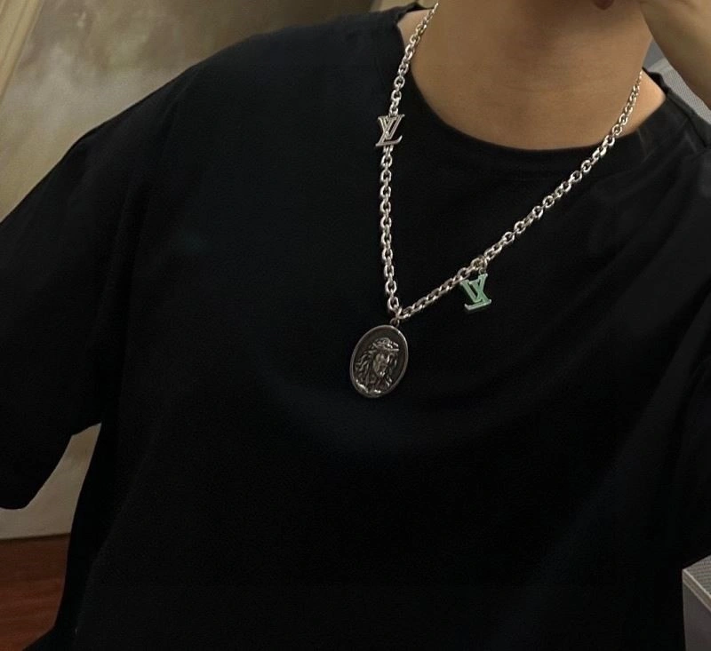 1:1 copy Louis Vuitton Necklaces