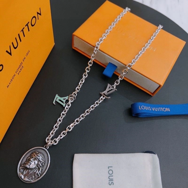 1:1 copy Louis Vuitton Necklaces