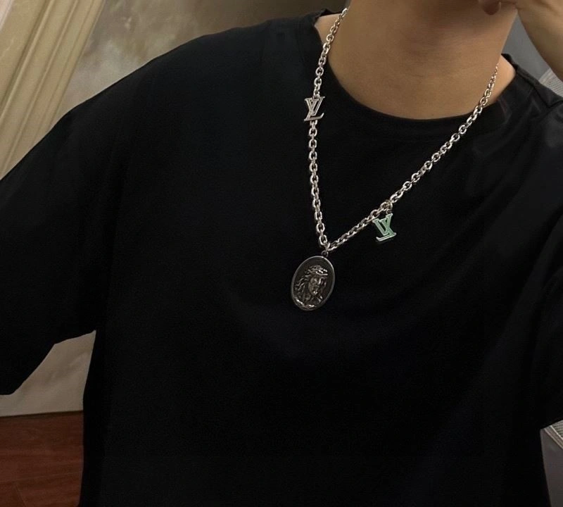 1:1 copy Louis Vuitton Necklaces
