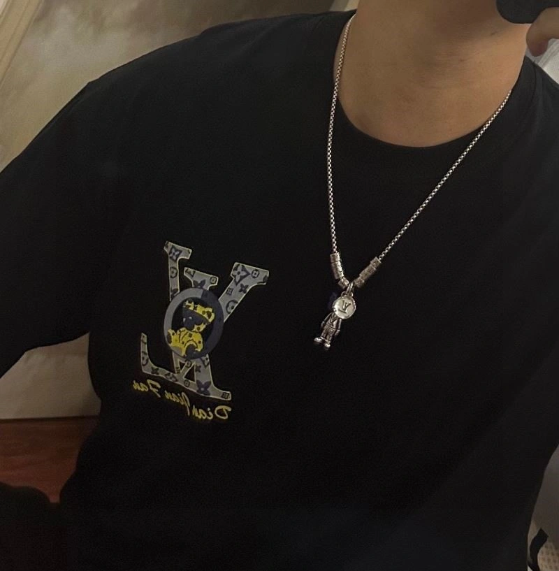 High accuracy Louis Vuitton Necklaces