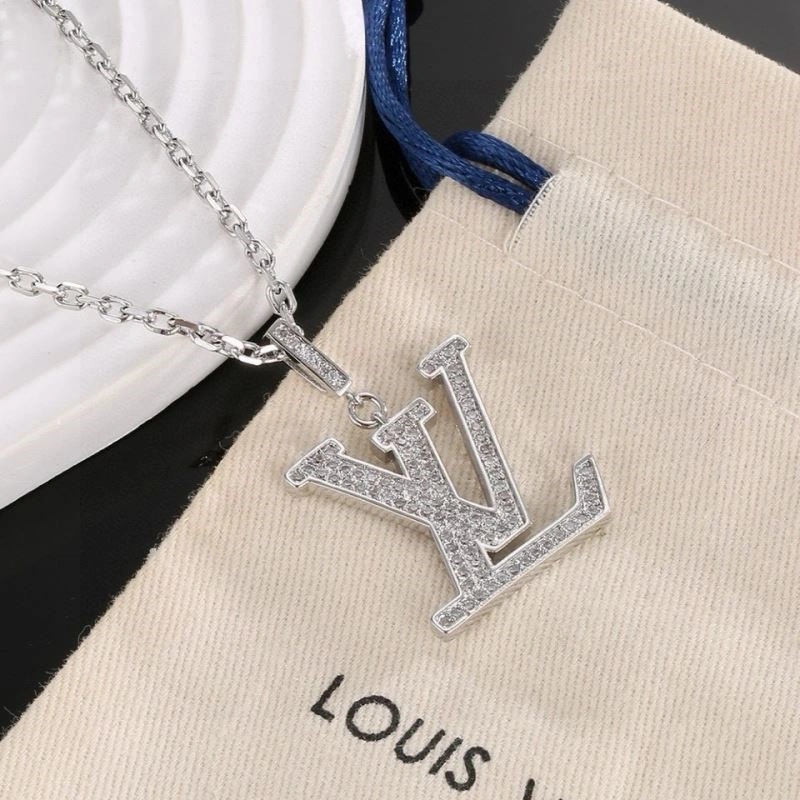 Top mirror Louis Vuitton Necklaces
