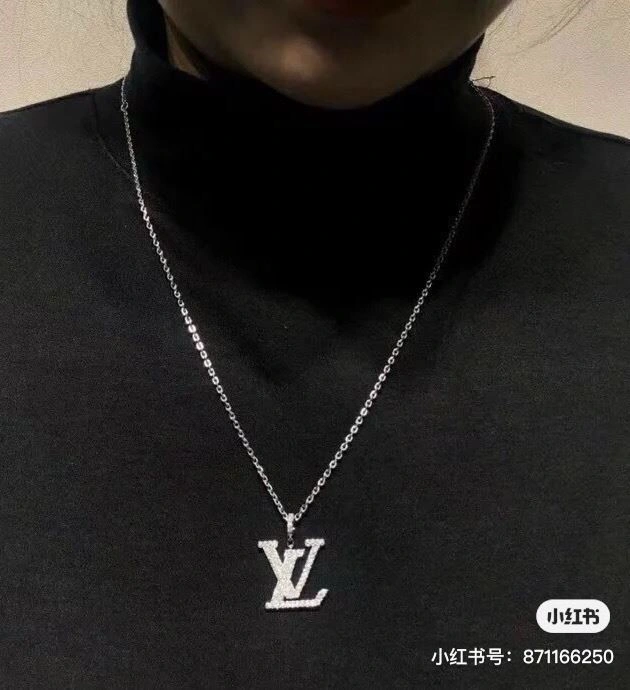 Top mirror Louis Vuitton Necklaces