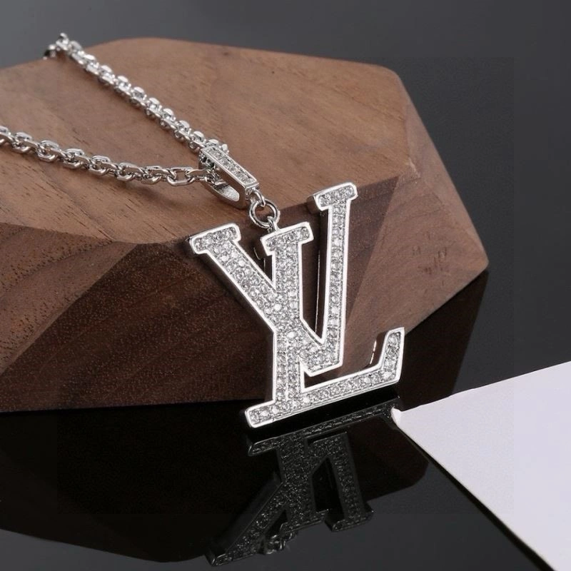 Top mirror Louis Vuitton Necklaces