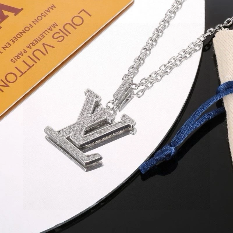 Top mirror Louis Vuitton Necklaces