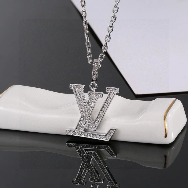 Top mirror Louis Vuitton Necklaces