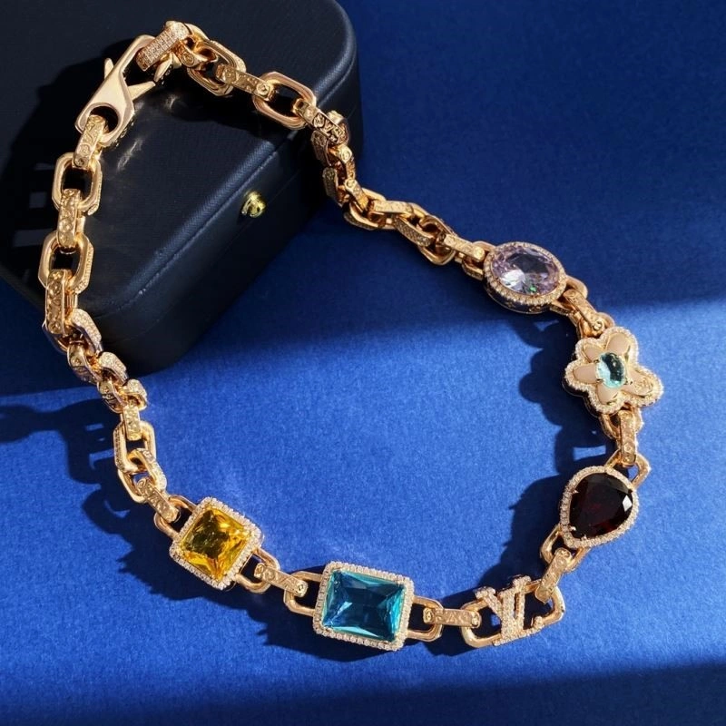 Reasonably priced Louis Vuitton Necklaces