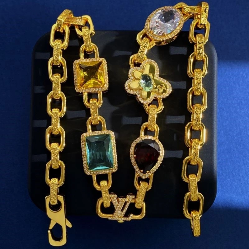 Reasonably priced Louis Vuitton Necklaces