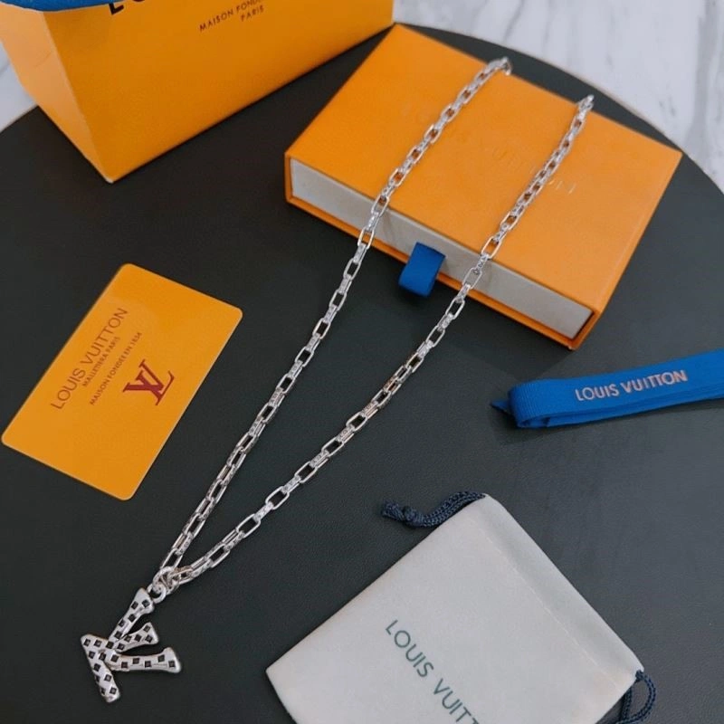 Inexpensive Louis Vuitton Necklaces