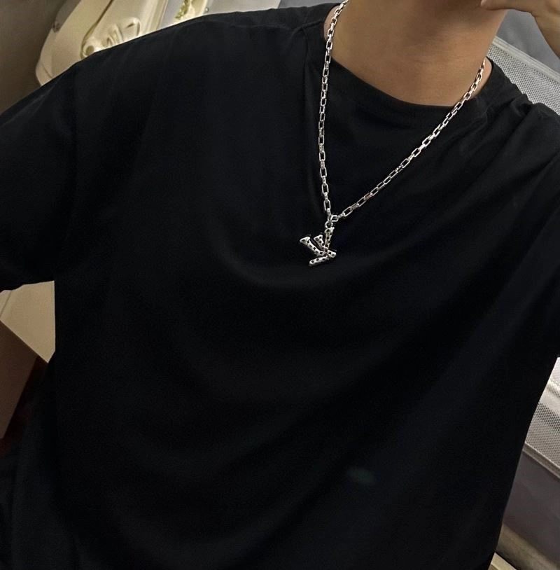 Inexpensive Louis Vuitton Necklaces