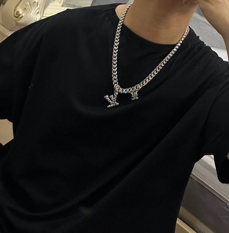 Low-cost Louis Vuitton Necklaces