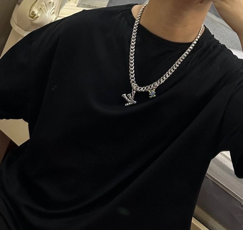 Low-cost Louis Vuitton Necklaces