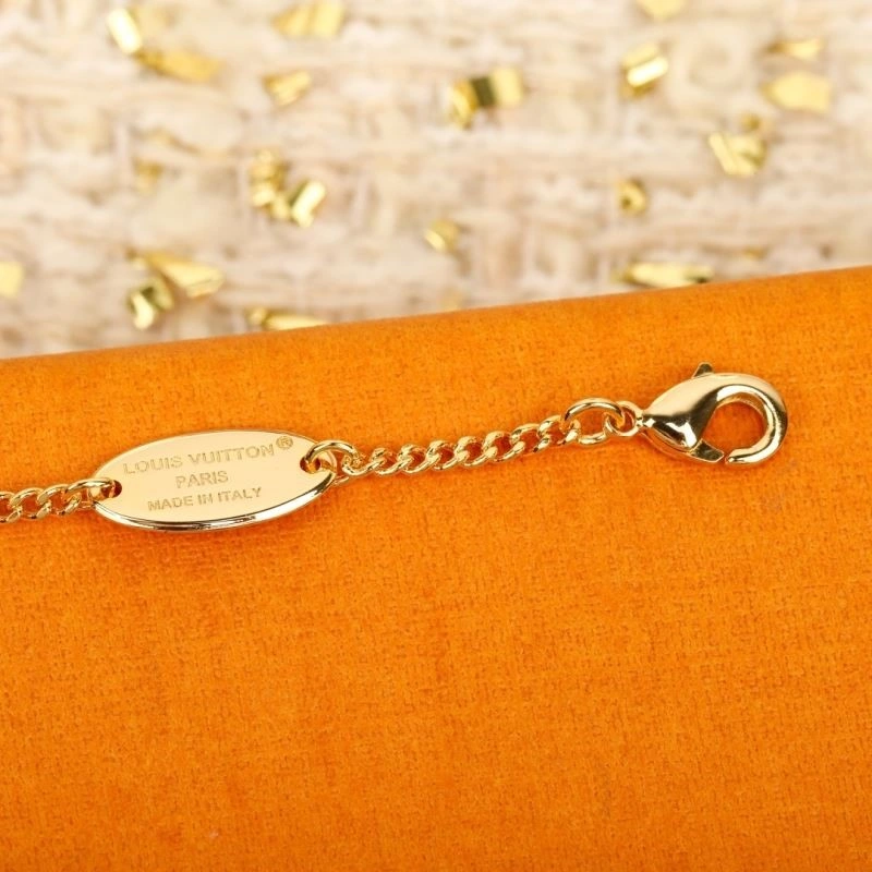 Discounted Louis Vuitton Necklaces