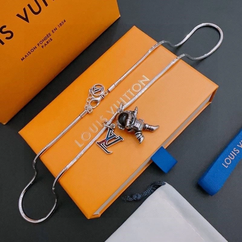 Legit Louis Vuitton Necklaces