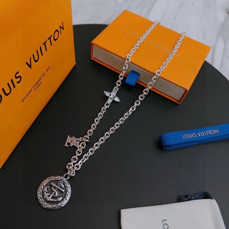 Discounted Louis Vuitton Necklaces