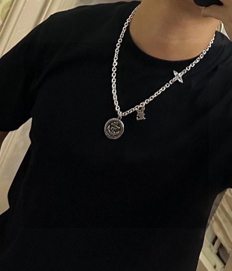 Discounted Louis Vuitton Necklaces