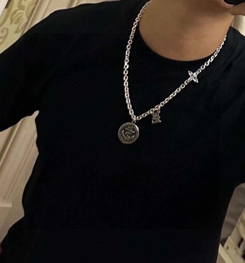 Discounted Louis Vuitton Necklaces
