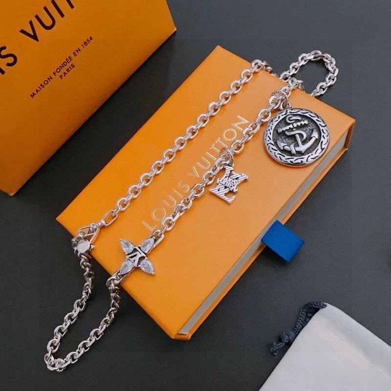 Discounted Louis Vuitton Necklaces