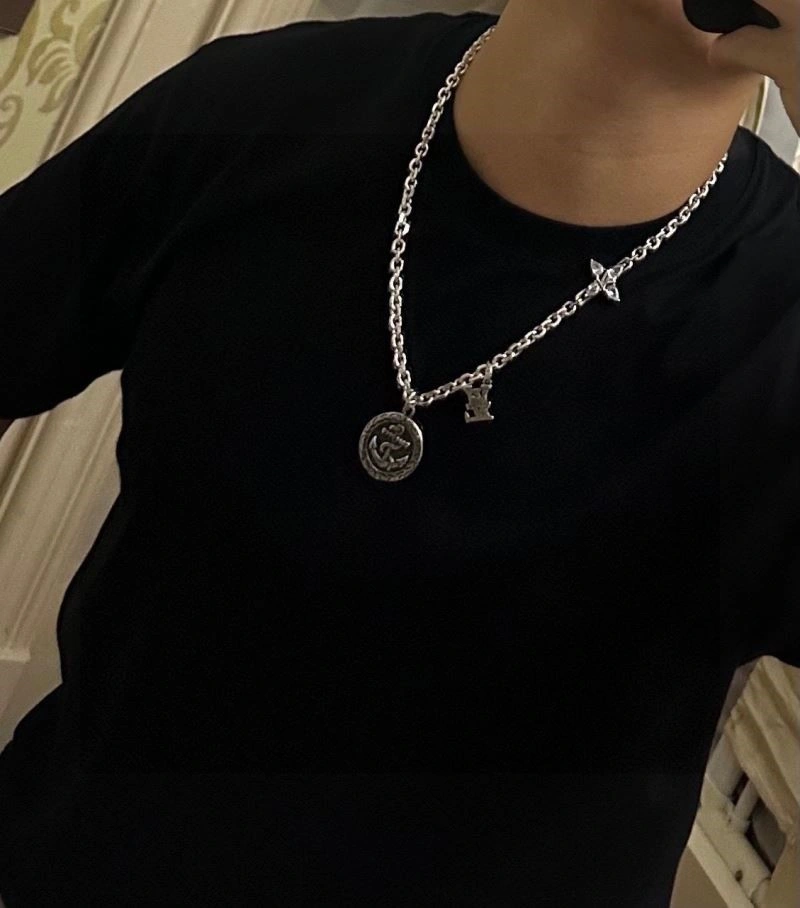 Discounted Louis Vuitton Necklaces