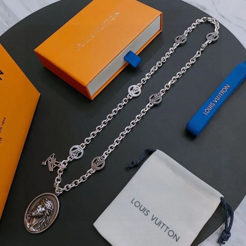 Accurate model Louis Vuitton Necklaces