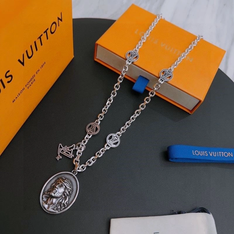 Accurate model Louis Vuitton Necklaces